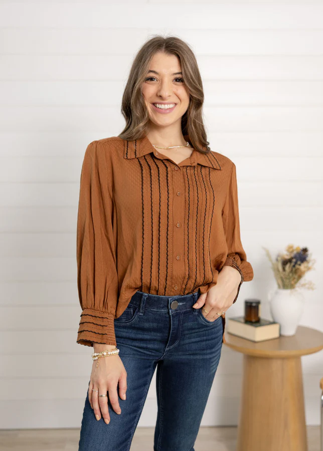 Scallop Edge Pleated Blouse – Mainstream Boutique Willmar
